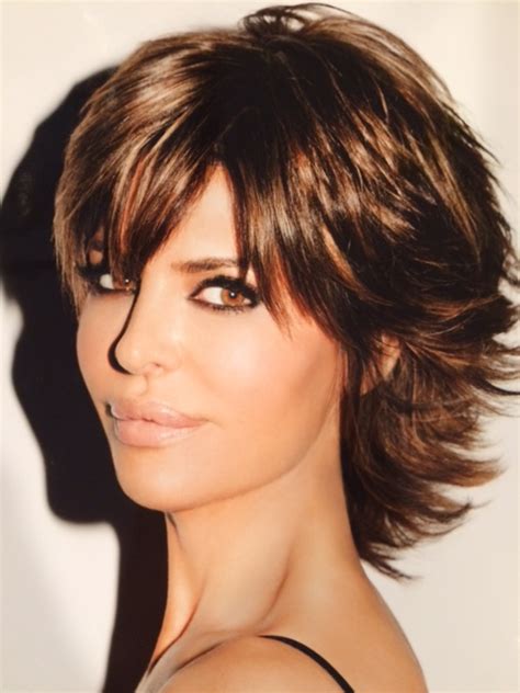 10 Fabulous Lisa Rinna Hairstyles And Haircuts To Try Out