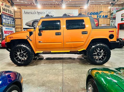 Yellow Hummer H2 Sut