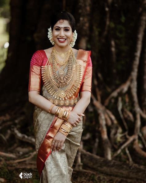 Saree Without Blouse