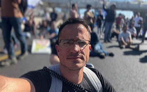 Moshe Radman משה רדמן On Twitter יושבים על איילון 0 אלימות נגד המשטרה 300 נחישות ️🇮🇱💪