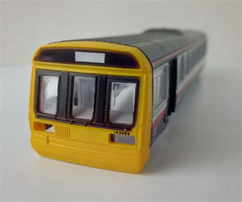Hornby Oo Gauge Br Class 142 Pacer Dmu Body Gmpte Regional Railways