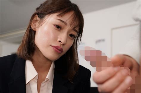 私の着替え見て興奮するの女を忘れたおばさん上司は自分に発情してくれる年下チポならビデオをおかずにされても嫌じゃない アダルト動画 ソクミル