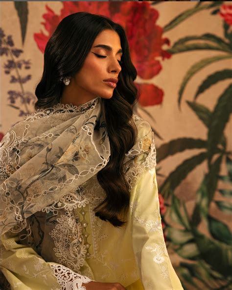 New Schiffli Design For Sana Safinaz Rtw24 Rameen Khan