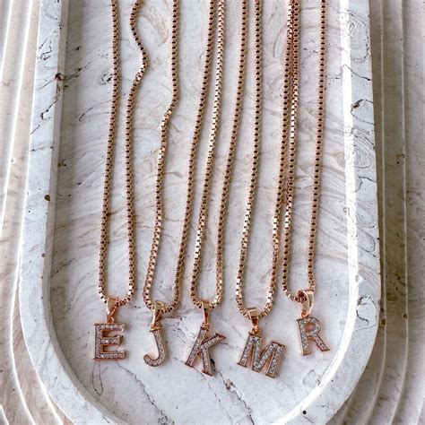 Grandinėlė Su Raidele GrandinĖlĖs Ant Rankos Ir Kaklo Parduotuvė Berrybutikas Lt