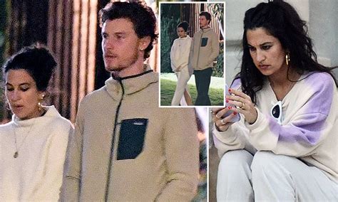 Shawn Mendes Girlfriend Charlie Travers Moves Her Belongings Into Pop