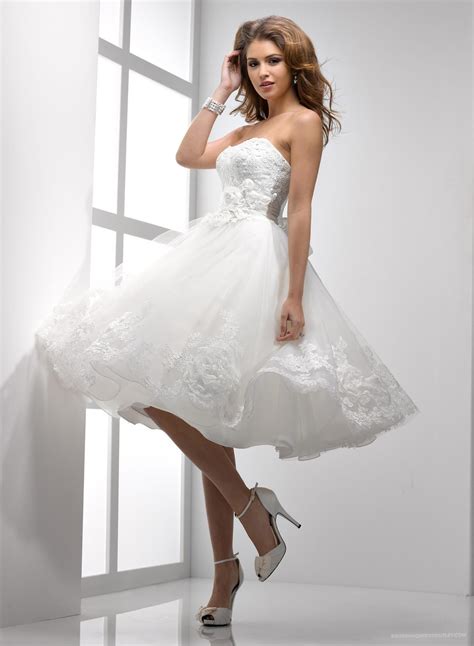 Top Wedding Dresses For Short People Of The Decade Don T Miss Out