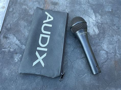 Audix Om 3 Hypercardioid Dynamic Vocal Microphone Reverb