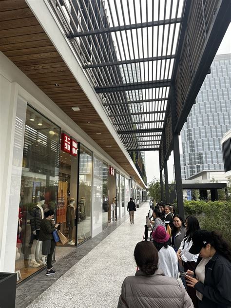 Uniqlo Updated October 2025 20 Photos 10250 Santa Monica Blvd