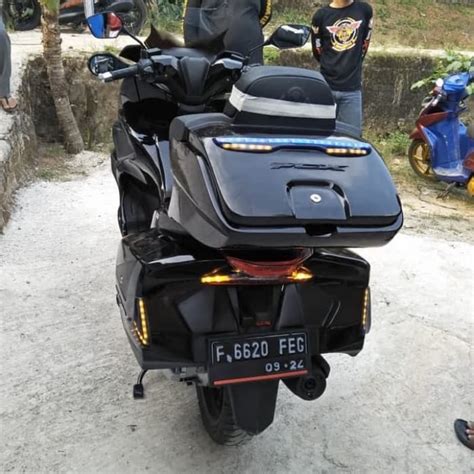 Jual Pcx Body Modifikasi Pcx New Full Goldwing Hitam Glossy Version New Shopee Indonesia