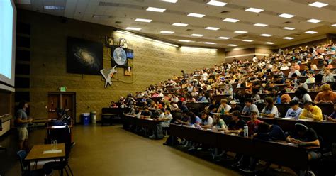 82922 Large Classrooms Photo 2 Campus