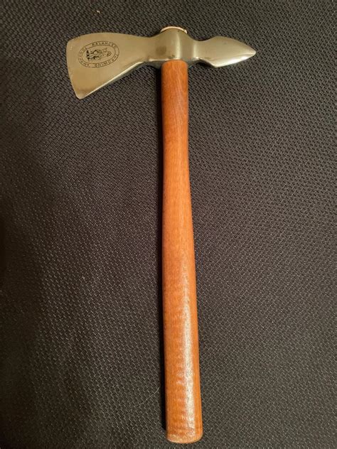 Balanced Throwing Tomahawk