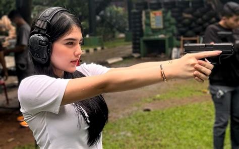 5 Potret Cantik Davina Karamoy Pemeran Gisel Di Sinetron Tukang Ojek