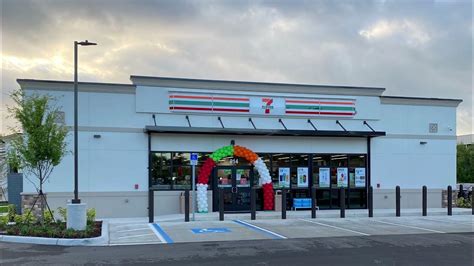 7 Eleven Tampa Fl 914 S Falkenburg Rd Youtube