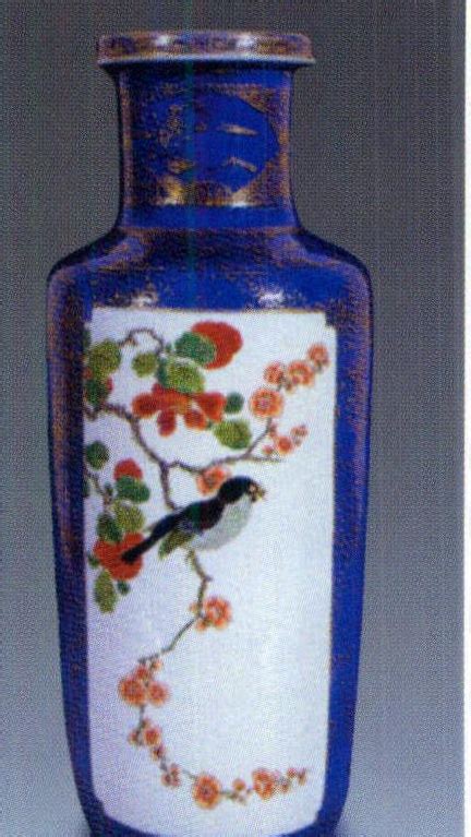 蓝地描金开光五彩花鸟纹棒槌瓶 清历朝瓷器鉴别 图片