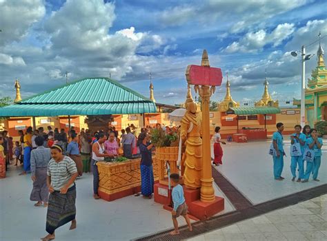 သီတင်းကျွတ်လပြည့်နေ့အဘိဓမ္မာနေ့တွင် ပခုက္ကူမြို့ရှိ ရှေးဟောင်းသမိုင