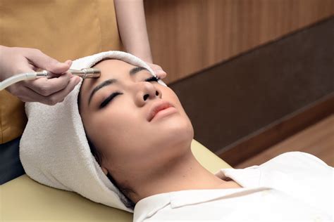Eva Mulia Clinic Cimone Promo Treatment Terbaru