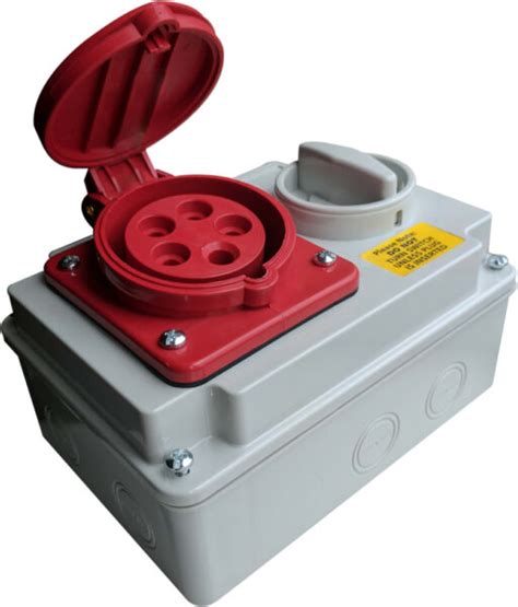 Deligo Ils415 16 5 Pin 16a Socket With Interlocking Switch