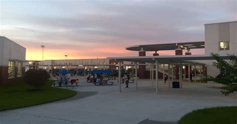 Largo High School Reopens Brand New Campus