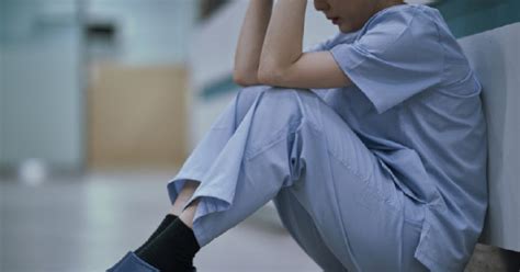 직장인들 올해 가장 힘들었던 일직장 내 괴롭힘보다 우선인 이것은