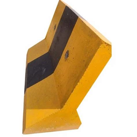 Yellow And Black 25 Feet Rcc Road Safety Divider At ₹ 650piece In