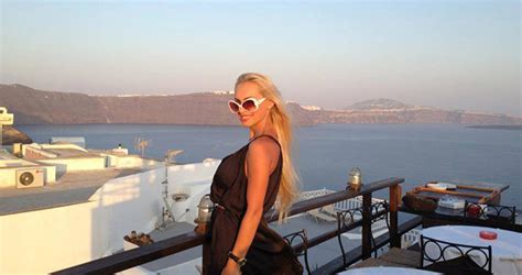 O Mai Stiti Pe Fosta Asistenta Tv Andreea Spataru Cum A Ajuns Sa