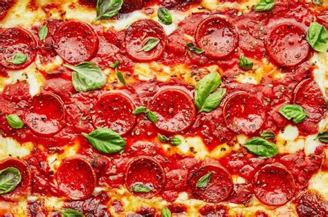 Detroit Style Pepperoni Pizza Recipe Pizza Pepperoni Pizza Pepperoni
