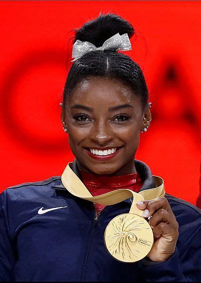 ایشون سیمون مایلزه، معروف به ملکه ژیمناستیک دنیا از خفن بودنش، همینکه سال ۲۰۱۶ تنهایی ۴ تا مدال