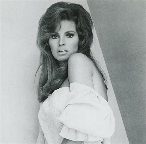 Raquel Welch Photoshoot In 1967 4557309178