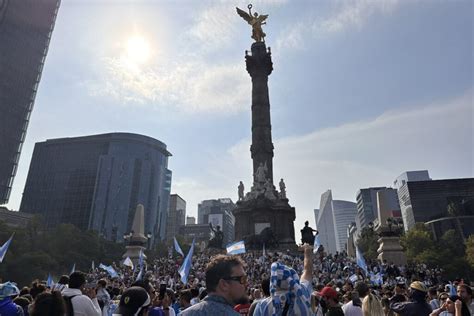 Video Así Fue El Festejo De Los Argentinos En El Ángel De La Independencia
