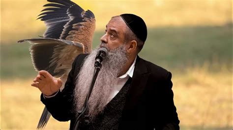 הרב רפאל זר צריכים להאמין באמונה שלימה ולדעת שה תמיד אתנו לא עוזב אותנו אף לרגע אחד סרטון