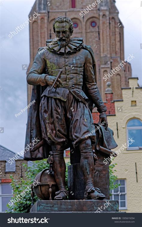 Стоковая фотография 1305619294 Statue Flemish Mathematician Simon