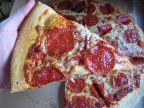 Review Little Caesars Hot N Ready Pepperoni Pizza
