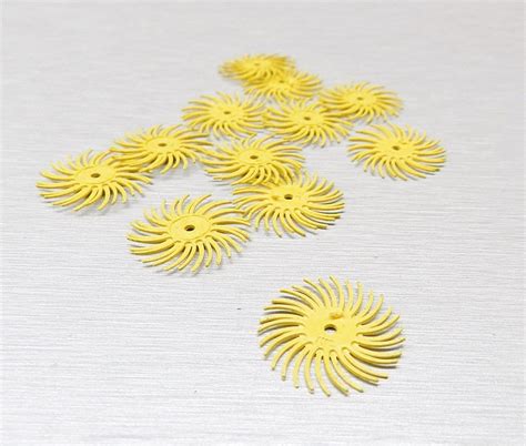 3m Radial Bristle Discs 34 Yellow Bristle Brush Satin 80 Grit Coarse