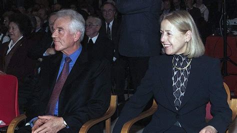 Trauer Um Frieda Stronach 81 Ehefrau Von Frank Stronach Ist Tot Exxpress