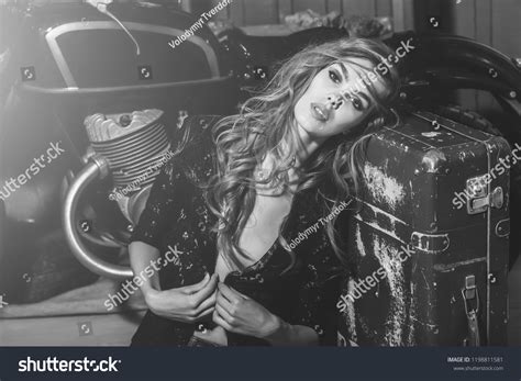 Stylish Model Sexy Woman Pretty Girl库存照片1198811581 Shutterstock