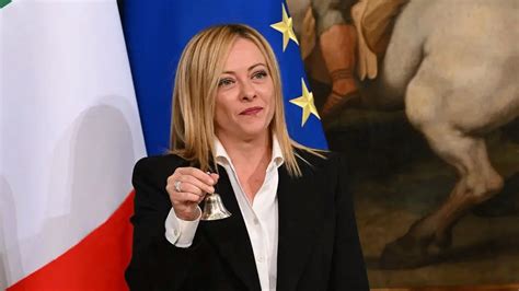 رسمياً جورجيا ميلوني تستلم جرس رئاسة الوزراء