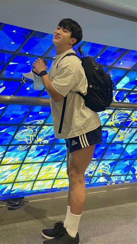 Wonho Iconic Pose Gym Outfits Guys Male Gym Outfit Aesthetic Wonho Abs