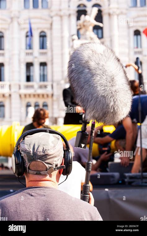 Behind The Scene Sound Recorder With Microphone Boom Mic And