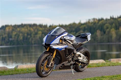 Yamaha Yzf R1m Motorcycle Wallpaper In Hd