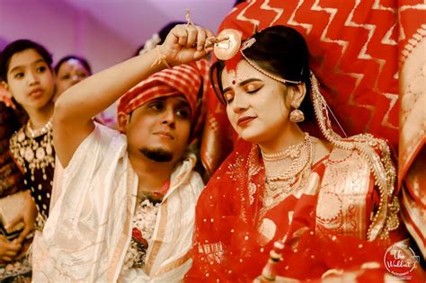 Cute Candid Wedding Poses For Couples That Have To Be Bookmarked
