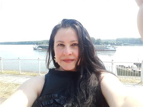 Соня Помощта на св Александър Невски През 1960 г се запознах с една възрастна жена Ето