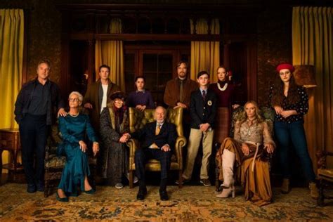 Knives Out First Trailer Teaser Poster And Photos