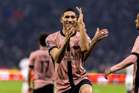Achraf Hakimi Biographie âge Salaire Et Parcours Au Psg