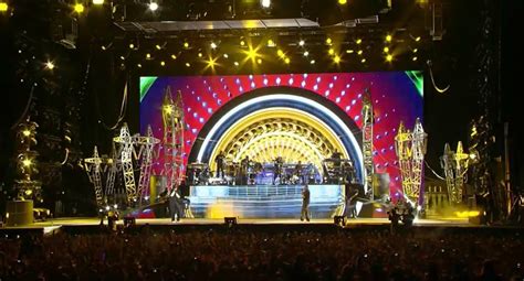 Awesome Stage Setup At Coachella 2012 Pics