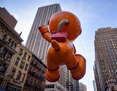 우주비행사 스누피 풍선 메이시스 추수감사절 행진 클리앙