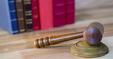 В Братске расторгли фиктивный брак местной жительницы с украинцем который хотел получить