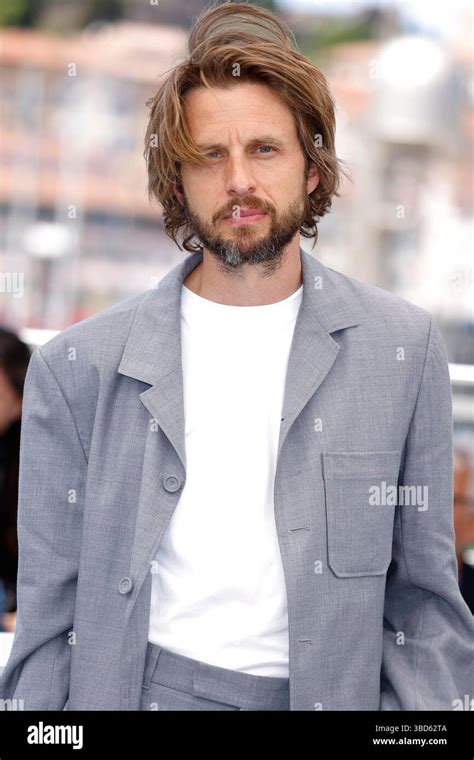 Cannes Frankreich 22nd May 2025 Anders Danielsen Lie Poses At The Photocall Of Sentimental