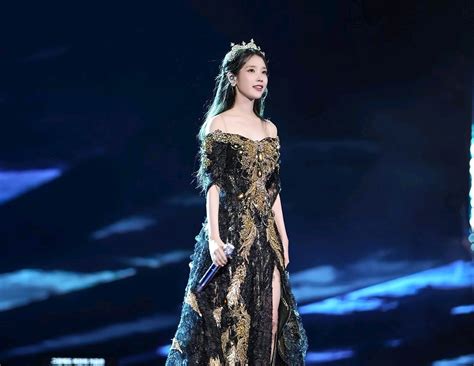 Iu收获第5首声破天“1亿流媒曲” ，继续保持k Pop女solo数量最多记录～ 哔哩哔哩