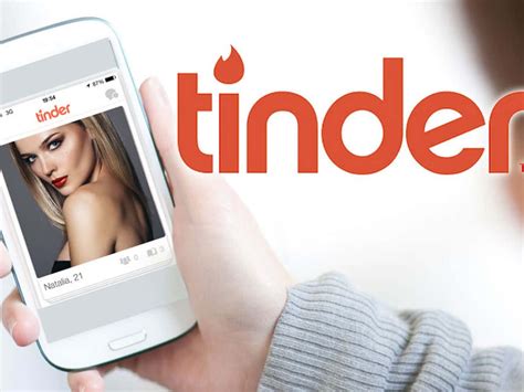 Download Tinder Swipe Feature Picture