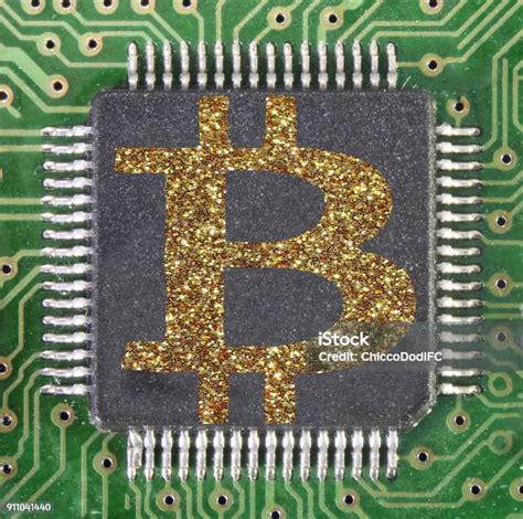 Bitcoin 전자 회로에 Bitcoin Cryptocurrency 황금 기호 0명에 대한 스톡 사진 및 기타 이미지 0명 가상현실 금융 Istock